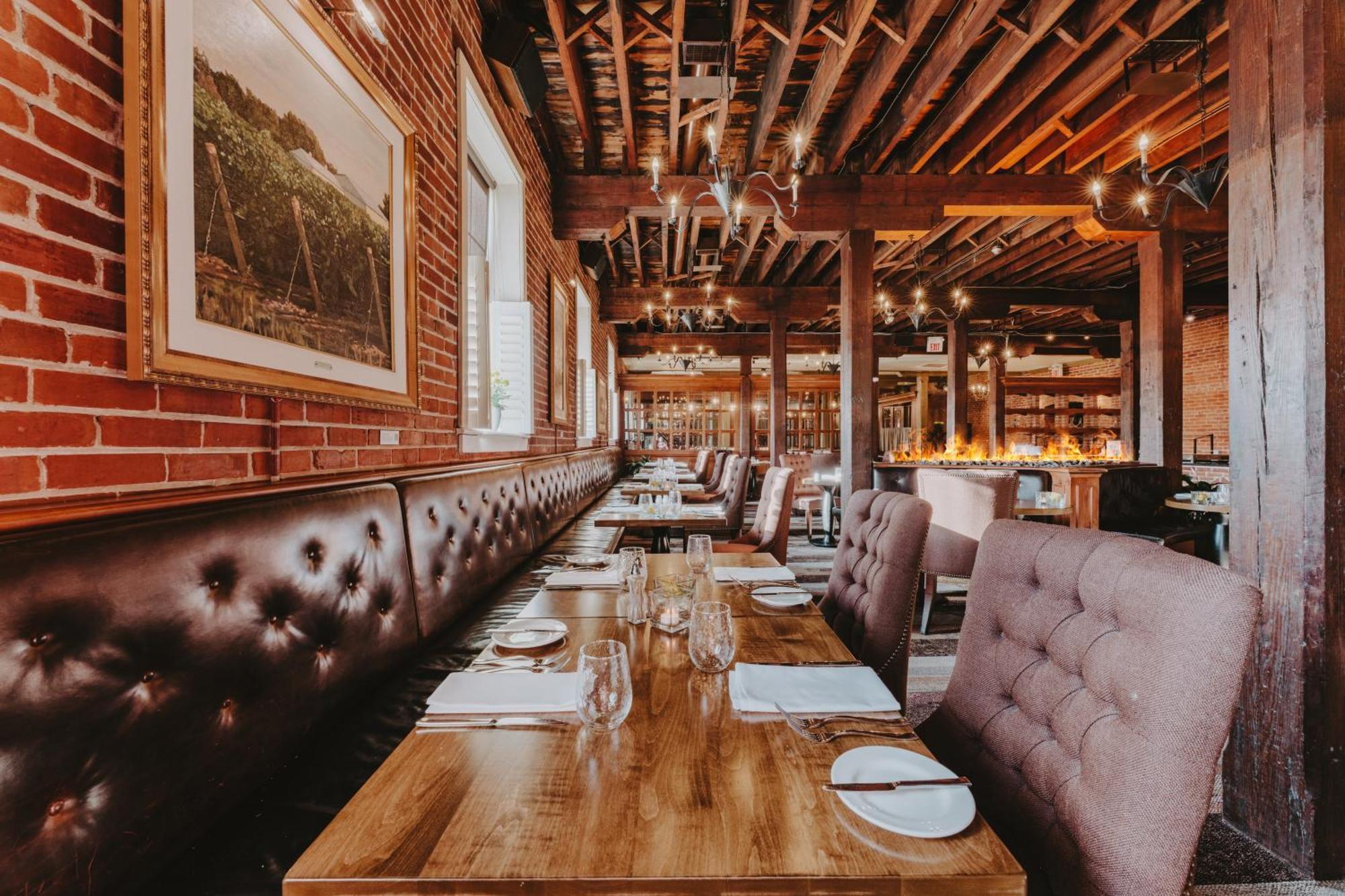 HOTEL PILLAR AND POST | ⋆⋆⋆⋆ | NIAGARA-ON-THE-LAKE, CANADA | SEASON ...