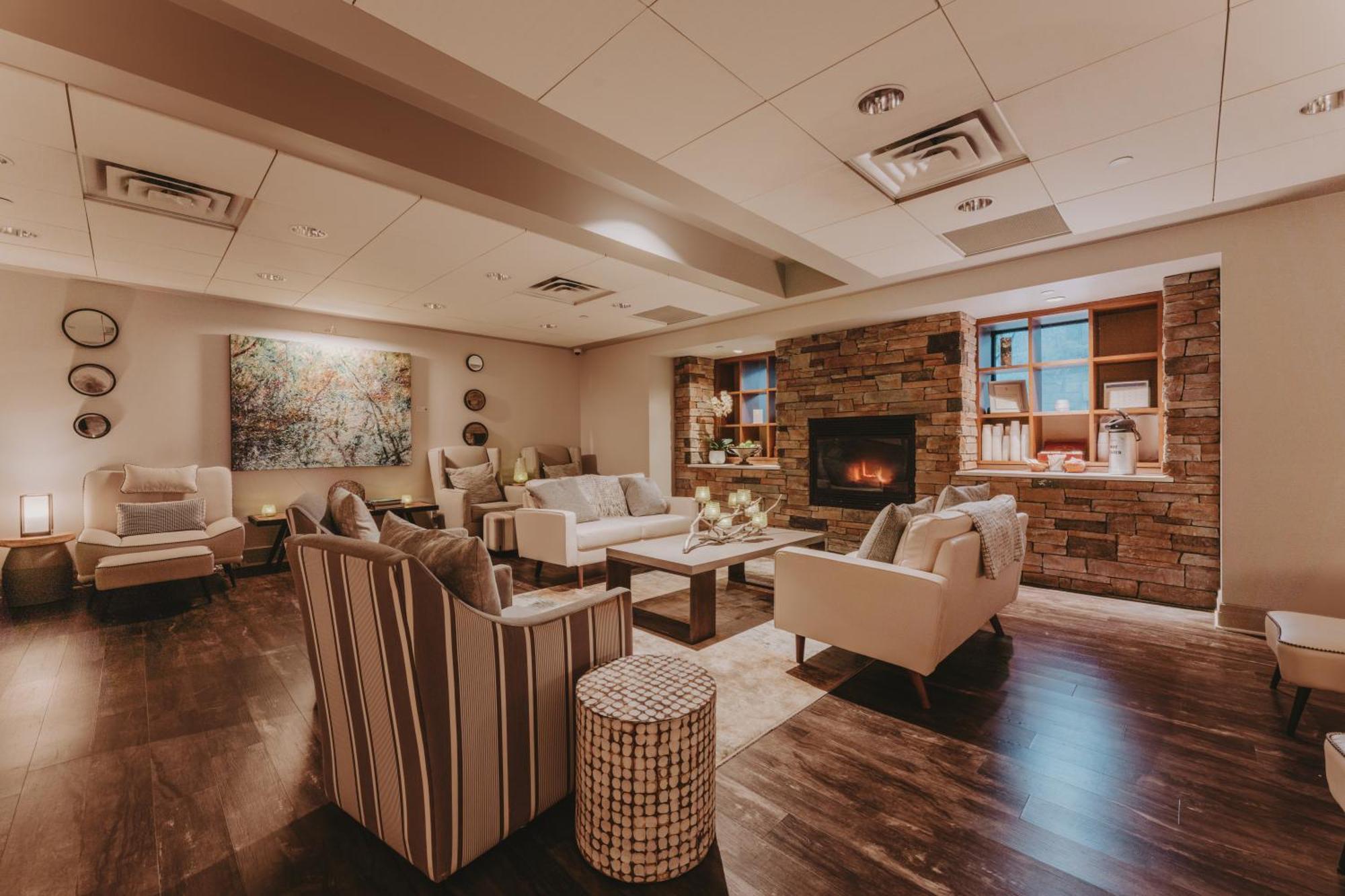 HOTEL PILLAR AND POST | ⋆⋆⋆⋆ | NIAGARA-ON-THE-LAKE, CANADA | SEASON ...